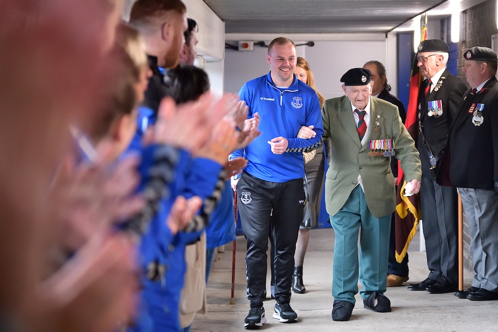This World War Two veteran has been given a hero's welcome at Goodison ...