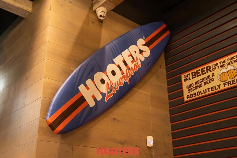Hooters Liverpool celebrates exciting first month | The Guide Liverpool