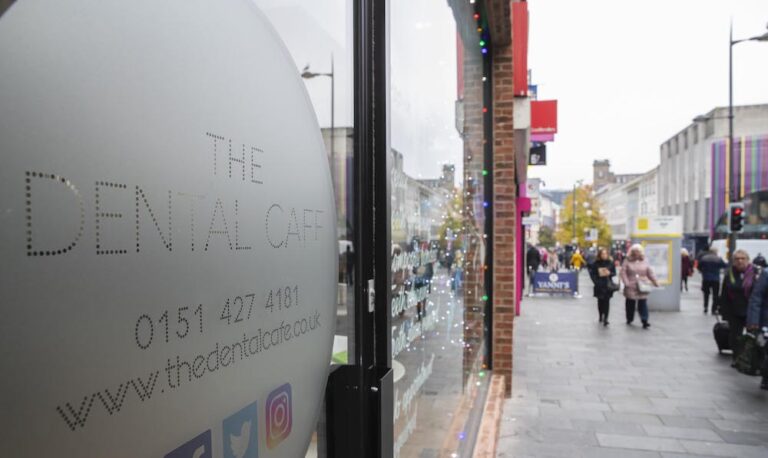 First ever walk-in cosmetic dentist, The Dental Cafe, opens in ...
