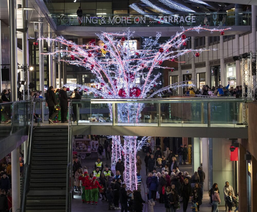 Snow, giant baubles, and festive fun this Christmas at Liverpool ONE ...